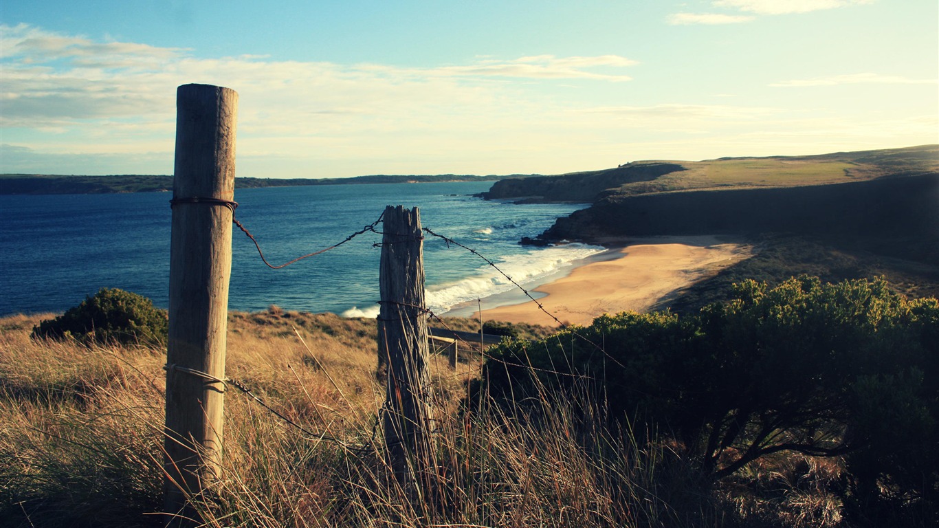 Elementary Os Official Hd Desktop Wallpaper - Elementary Os - 1366x768 ...