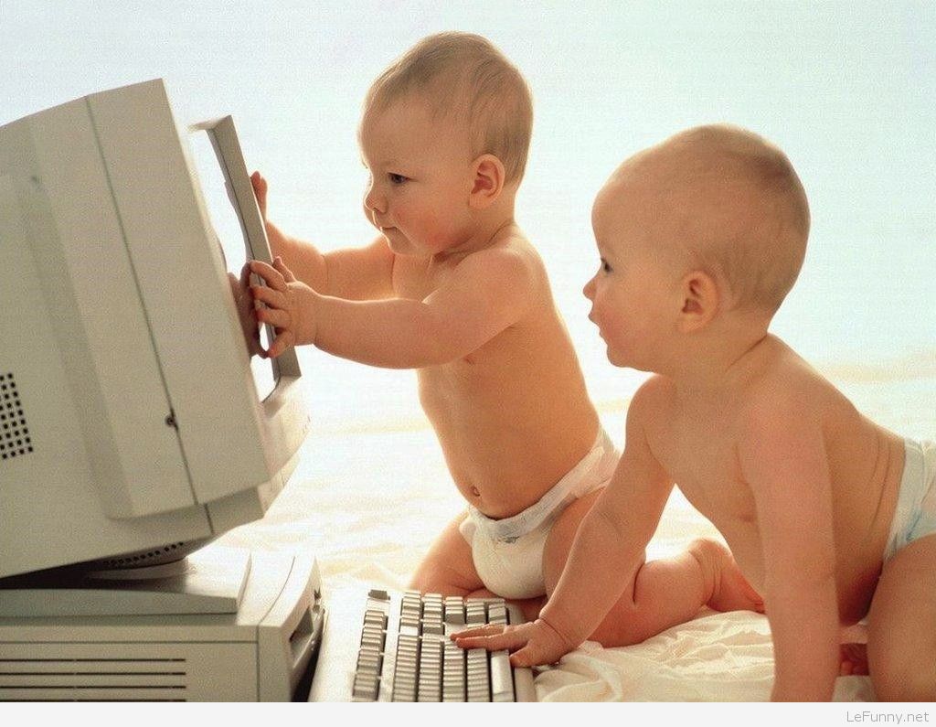Baby Photo With Computer - 1024x795 Wallpaper - teahub.io