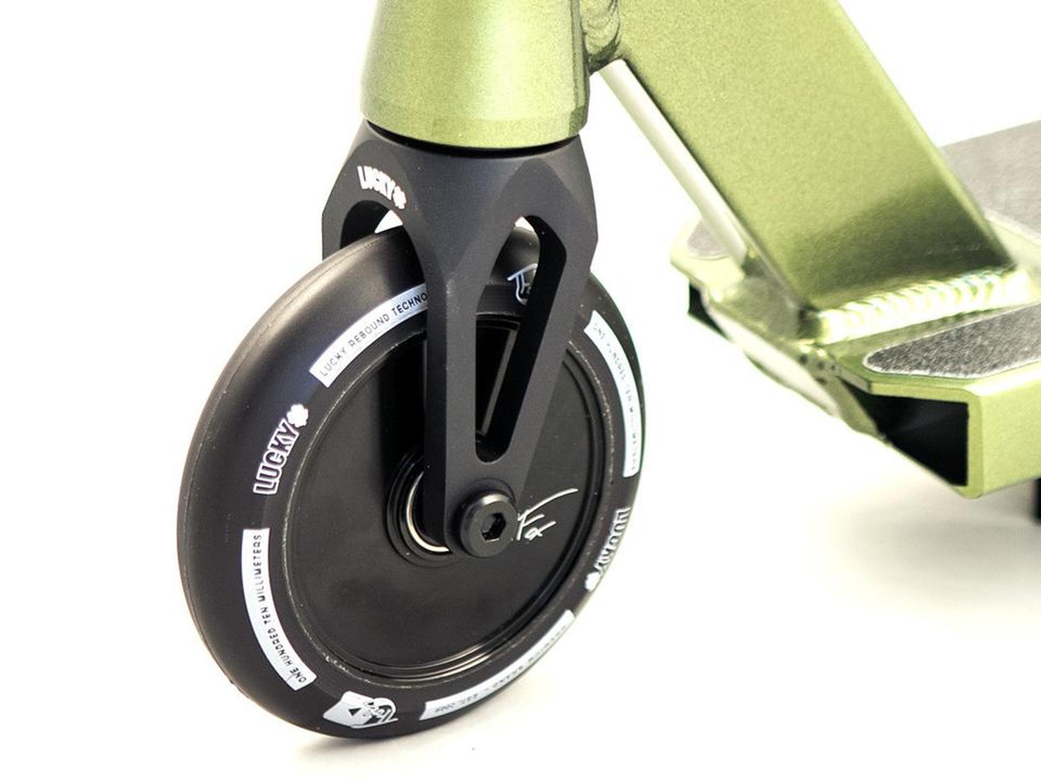 Tanner Fox Wheels From Scooter - 2048x1536 Wallpaper - teahub.io