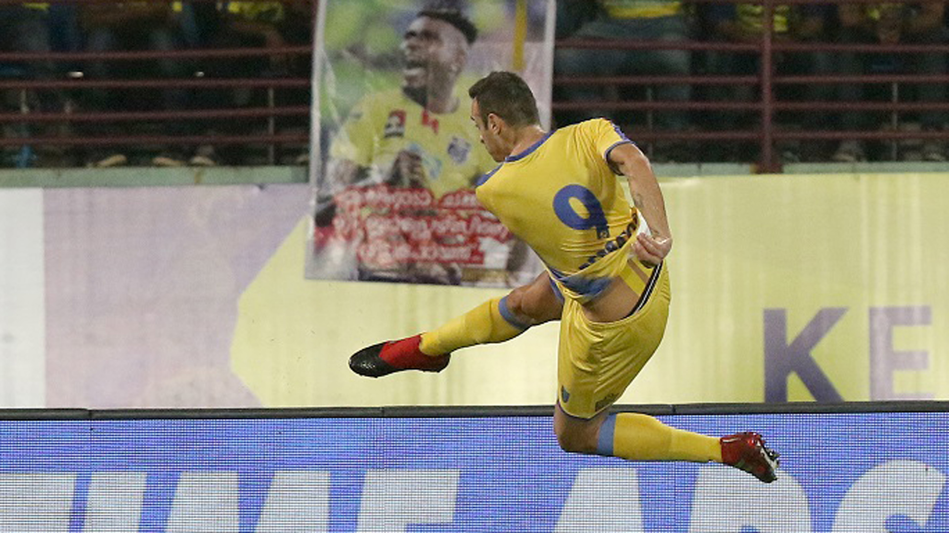 Dimitar Berbatov Kerala Blasters Fc Jamshedpur Fc Isl - Berbatov Goal ...