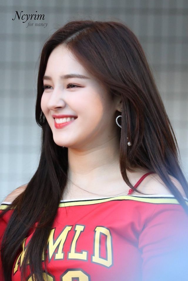 Beautiful Most Beautiful Nancy Momoland 640x959 Wallpaper