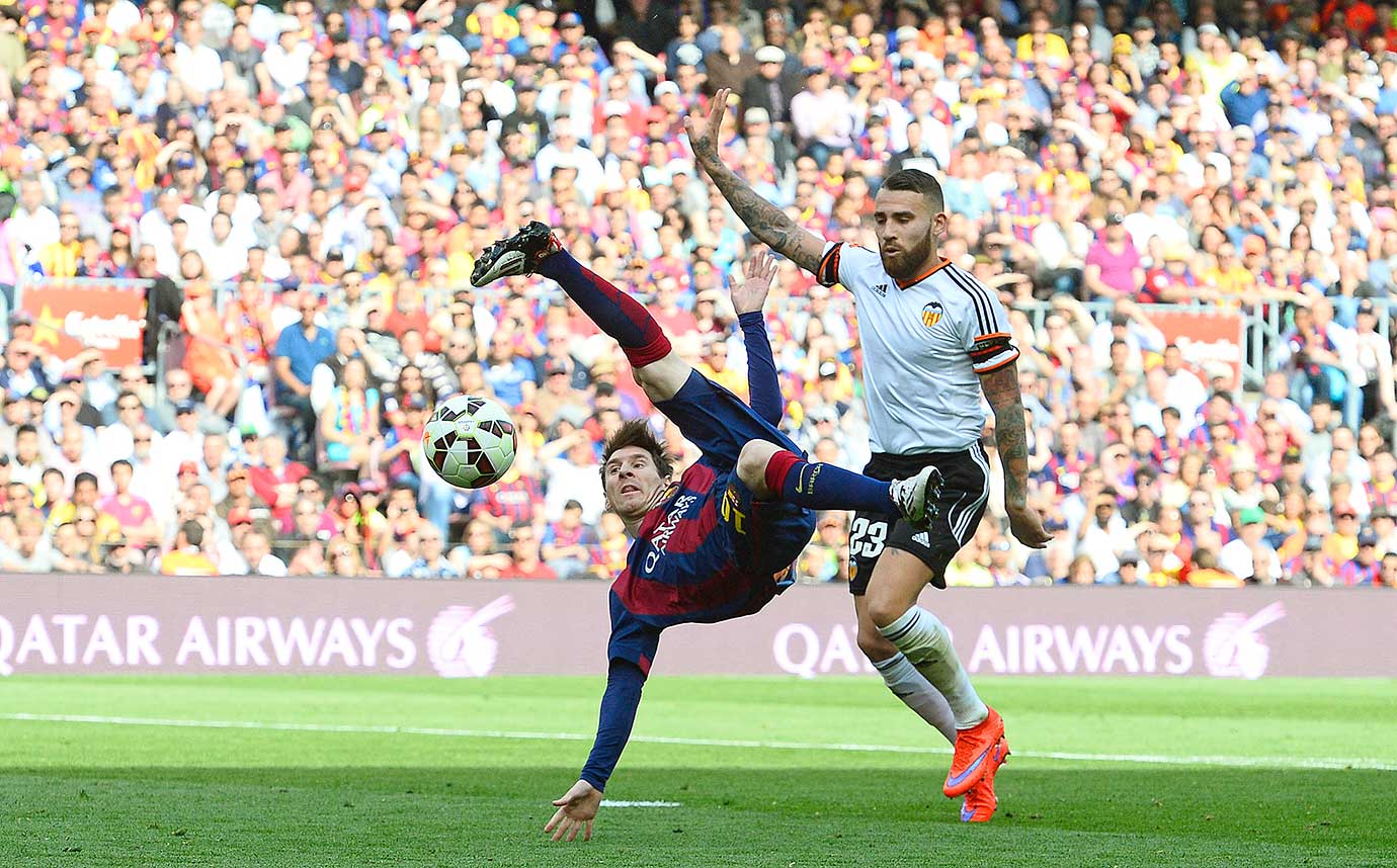 Messi Bicycle Kick 1380x858 Wallpaper