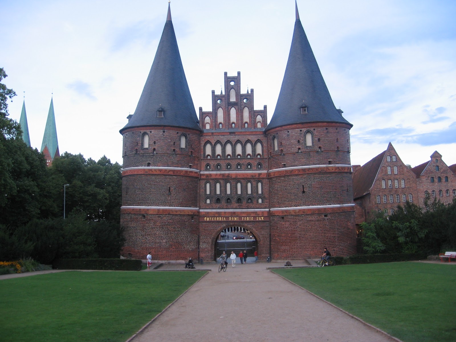 Holstentor - 1600x1200 Wallpaper - teahub.io