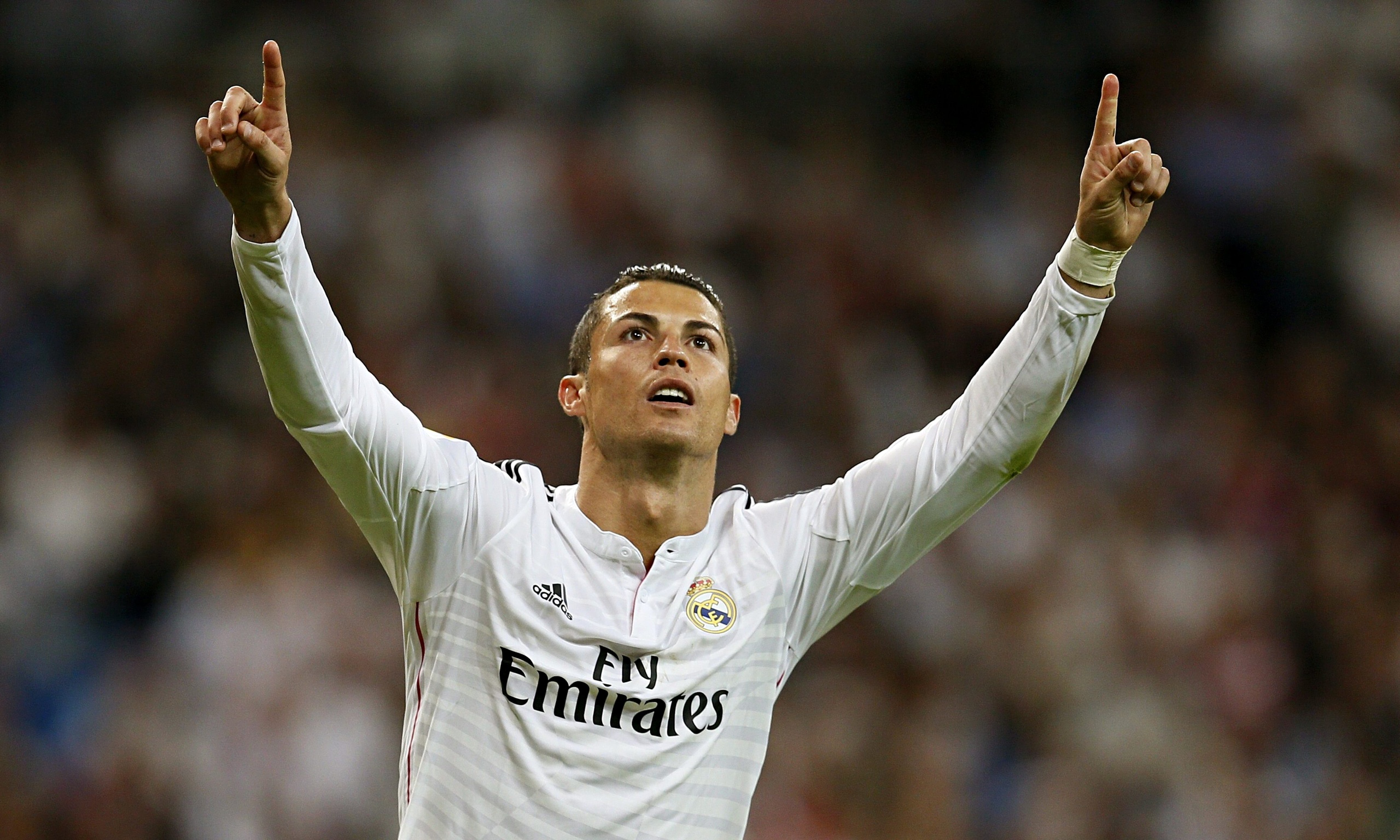 Ronaldo Pointing To God - 2560x1536 Wallpaper - teahub.io